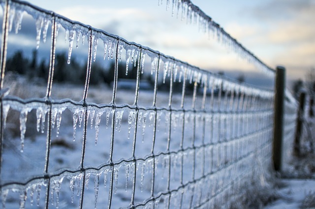 Near-Weatherproof Fencing Options - Hercules Fence GSA